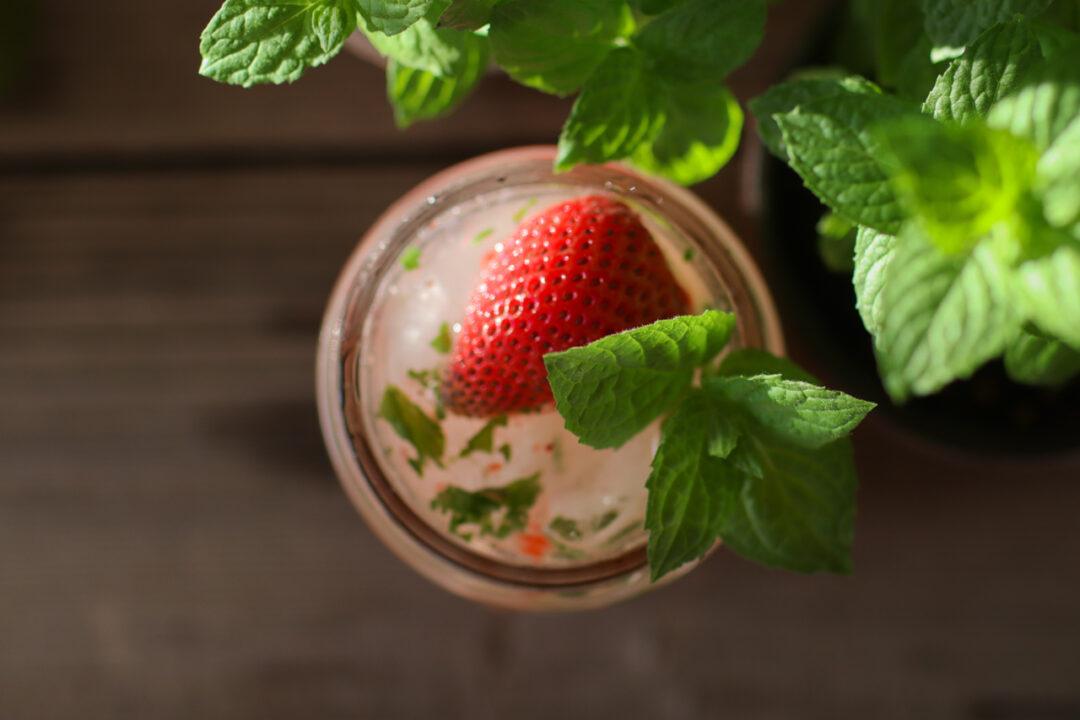 Fresh Strawberry Mojito Recipe Sprig And Spoon