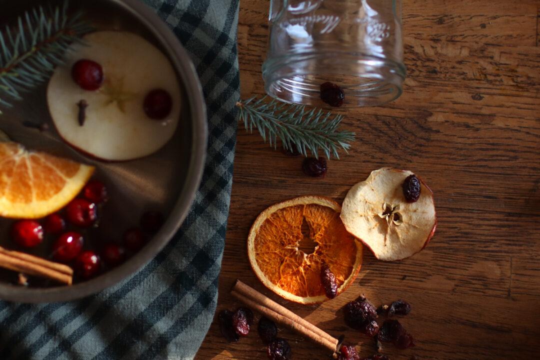 Simple DIY Simmer Pot Gift Idea & Free Printable Labels | Sprig & Spoon